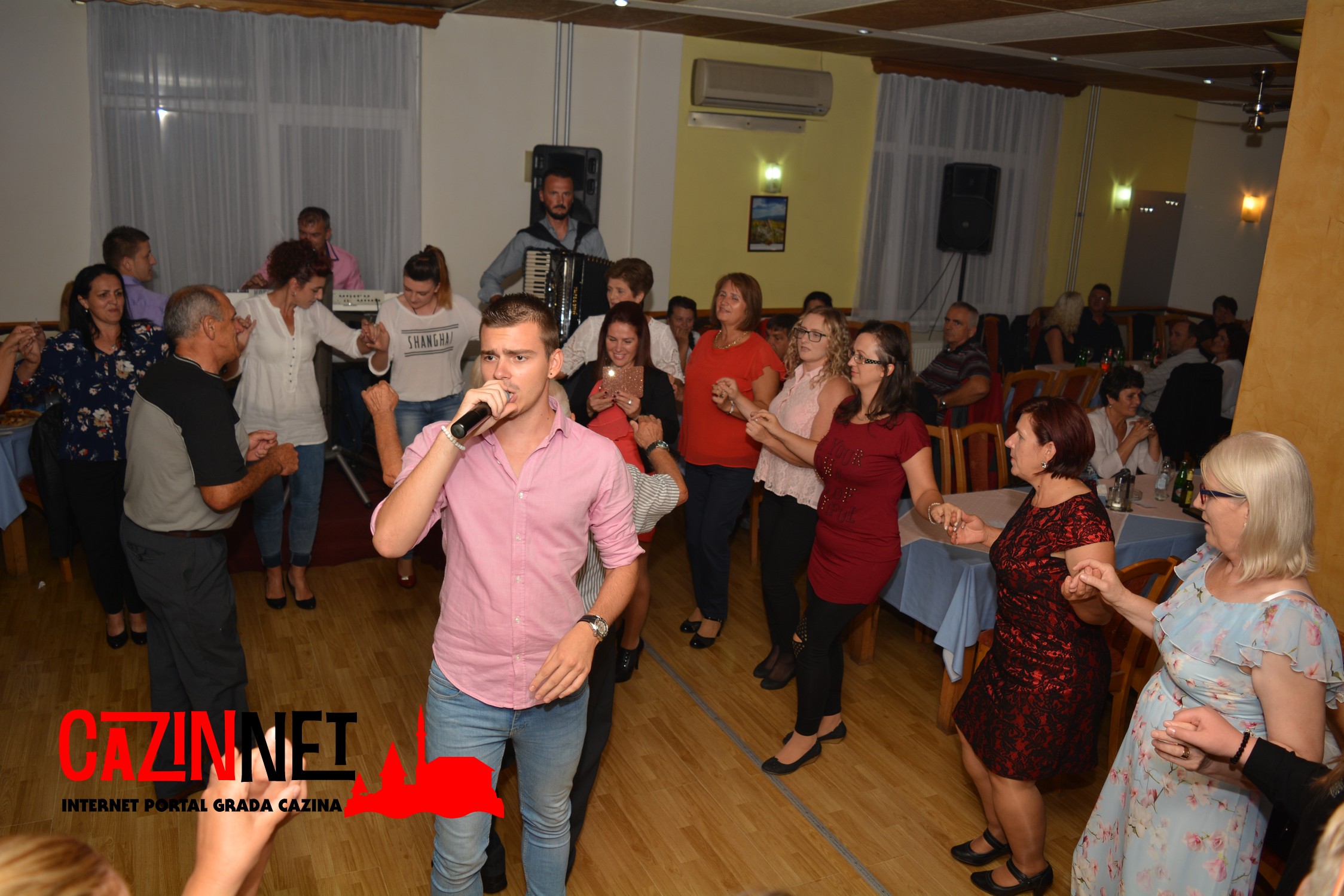 Macanovici.net Elvin i Selma Čavkić napunili Halku i napravili dernek za pamćenje (FOTO ...